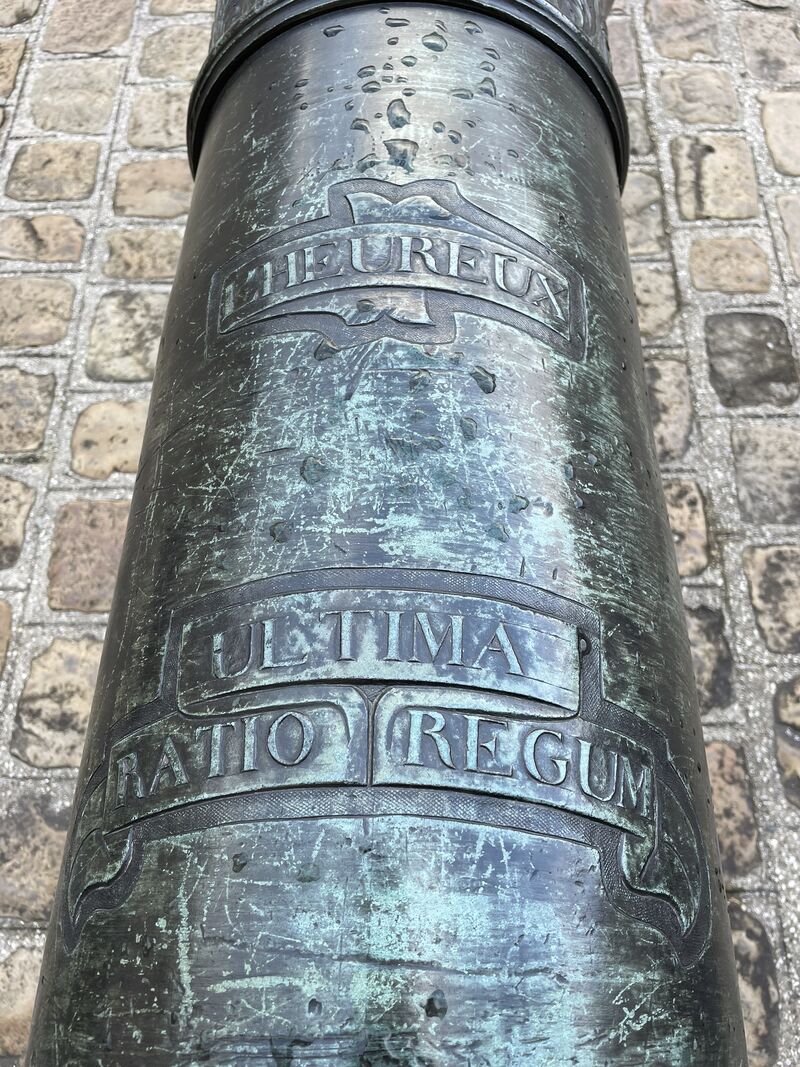 « Ultima ratio regum ». – Nico l'Apéro raconte…